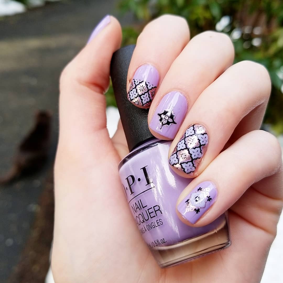 Uñas moradas - Blogmujeres.com